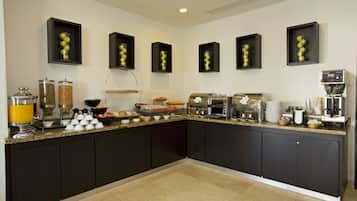 Café da manhã continental grátis todos os dias