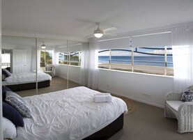 Apartamento, 2 quartos, em frente à praia | Vista do quarto