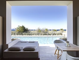 Suíte júnior, acesso à piscina | Vista da sacada