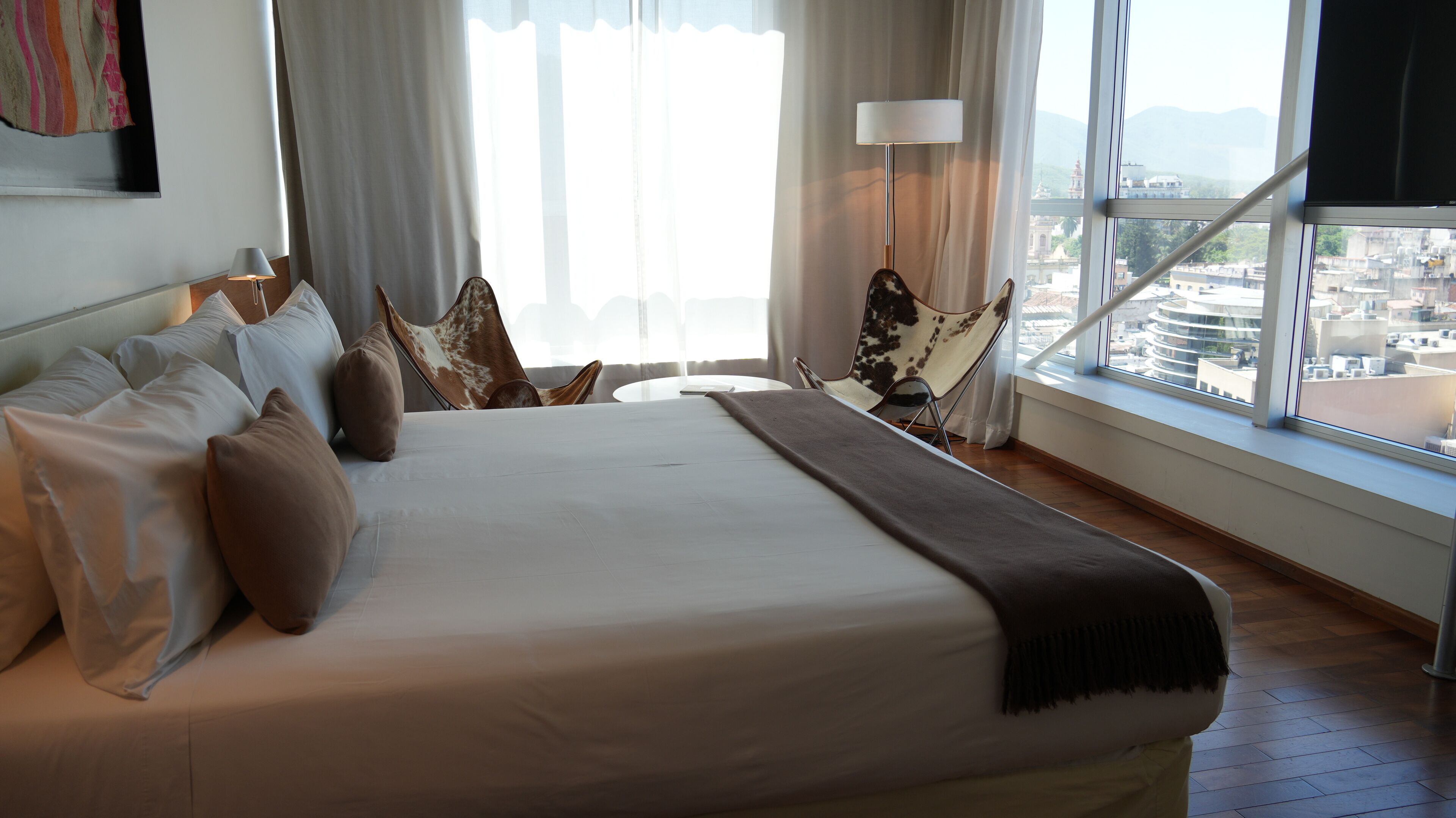 Suite Corner | Roupas de cama premium, edredons de pluma, frigobar, cofres nos quartos