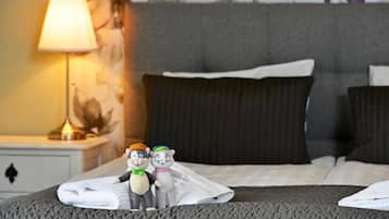 Quarto Duplo Standard, 1 cama de casal ou 2 camas individuais, não fumadores | Com decoração personalizada, com mobília individualizada, secretária