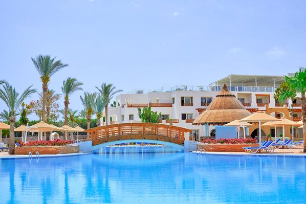 6 piscinas externas