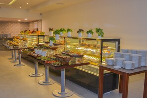 Pequeno-almoço tipo buffet diário incluído 