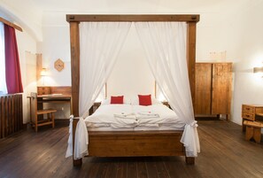 Quarto Superior | Cortinas/cortinados opacos, ferro/tábua de engomar, Wi-fi grátis