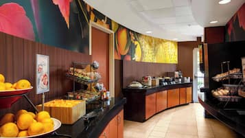 Café da manhã self-service grátis todos os dias