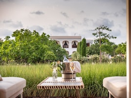 Pequenos-almoços, almoços e jantares servidos