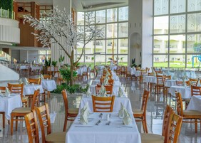 2 restaurantes, café da manhã, culinária mediterrânea