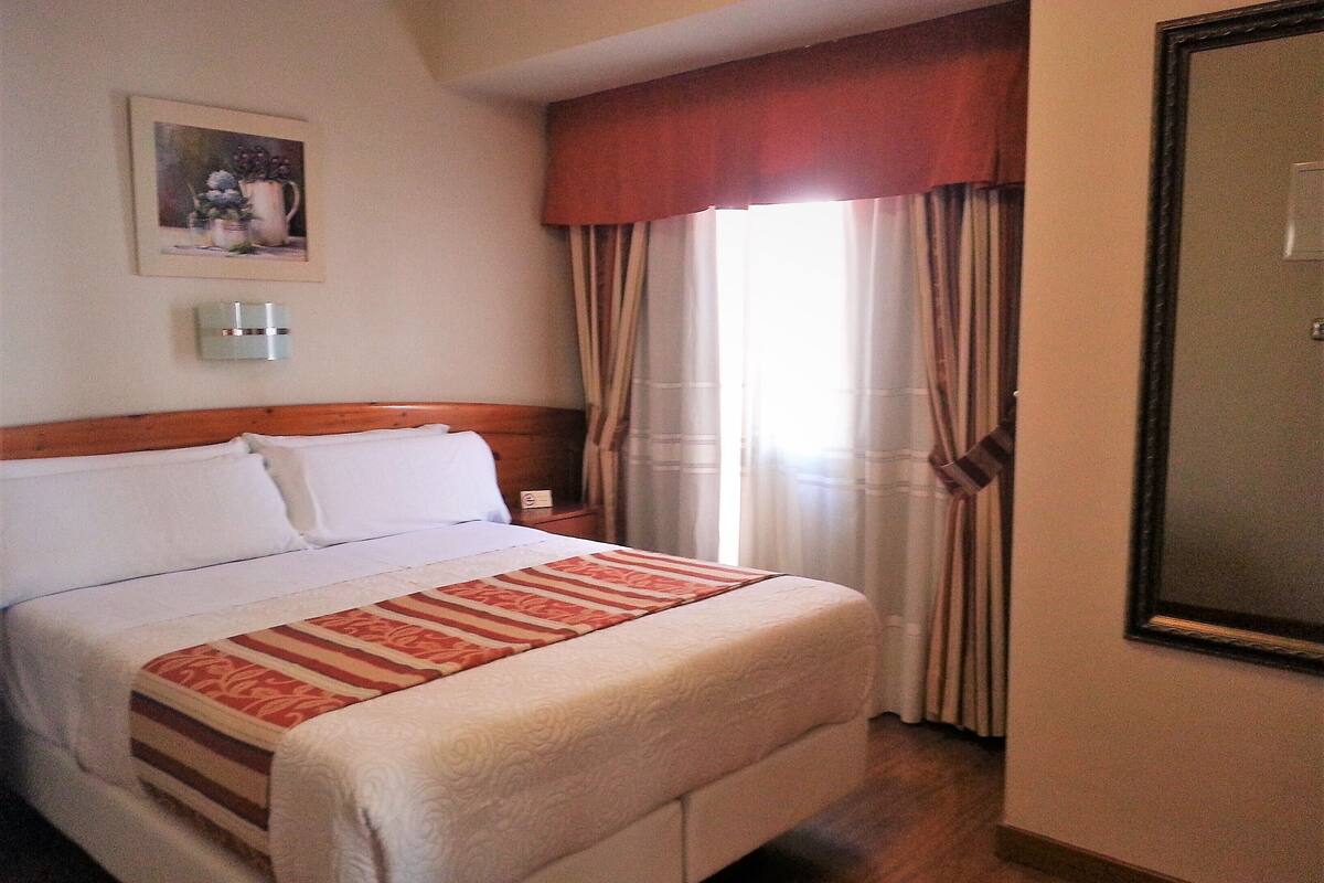 Cofre no quarto, Wi-fi grátis, roupa de cama fornecida 