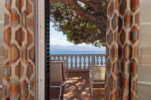 Quarto Superior, terraço, vista para o mar (Étage) | Roupa de alta qualidade, minibar, cofre no quarto 