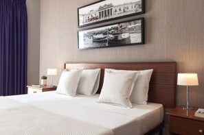 Quarto casal ou duplo superior, vista para o mar | Cofres nos quartos, escrivaninha, berços grátis, Wi-Fi de cortesia