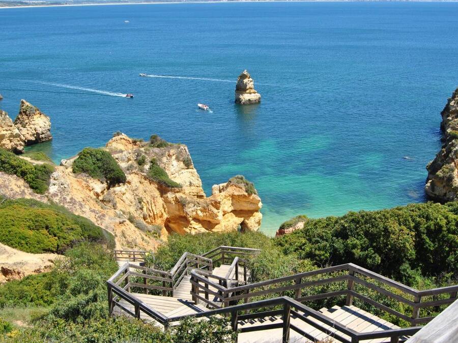 Perto da praia, areia branca