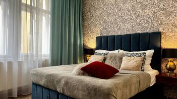 Standard Double or Twin Room | Cofres nos quartos, cortinas blackout, Wi-Fi de cortesia, roupa de cama