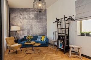 Cofre com capacidade para portátil, cortinas/cortinados opacos 