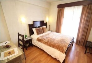 Quarto casal | Wi-Fi de cortesia, roupa de cama