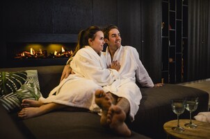 Salas para tratamentos a dois, sauna seca, sauna a vapor, massagens