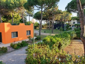 Apartamento, 1 quarto, pátio | Cofre no quarto, quartos insonorizados 