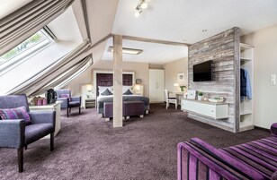 Suite-Estúdio Júnior | Roupa hipoalergénica, camas de colchão Tempur-Pedic, secretária 