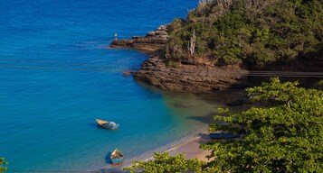 Vista para praia/oceano