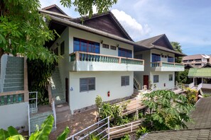 Minibar, secretária, cortinas/cortinados opacos, camas desdobráveis 