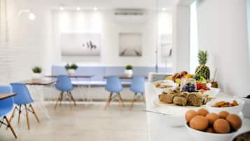 Pequeno-almoço tipo buffet diário (10.5 EUR por pessoa)