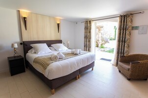 Quarto Duplo Comfort | Camas de colchão Select Comfort, minibar, cofre no quarto 