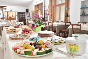 Café da manhã (EUR 6.50 por pessoa)