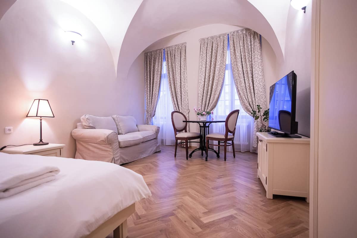 Apartamento Comfort | Sala de estar | Televisor 