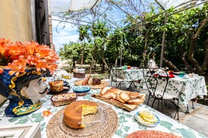Pequeno-almoço inspirado na cozinha local diário mediante uma taxa 