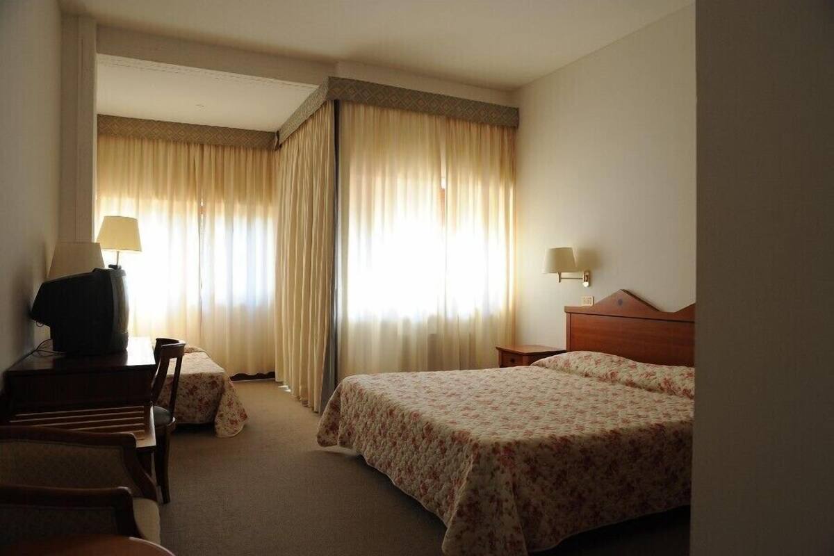 Quarto triplo | Cofres nos quartos, escrivaninha, camas extras/dobráveis (sobretaxa)