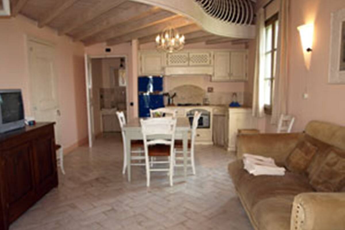 Apartamento, 2 quartos | Sala de estar | Filmes pagos 