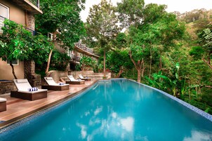 Piscina interior, piscina exterior