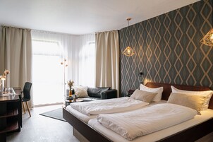 Quarto Duplo Comfort | Sala de estar | Televisor de 24 polegadas com canais por cabo 