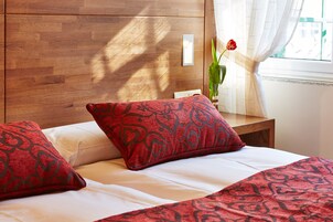 Quarto casal, vista para a cidade | 2 quartos, roupas de cama premium, frigobar, escrivaninha