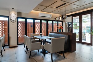 Café da manhã, almoço e jantar