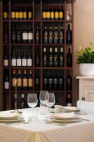 Pequenos-almoços, almoços, jantares servidos, cozinha italiana 