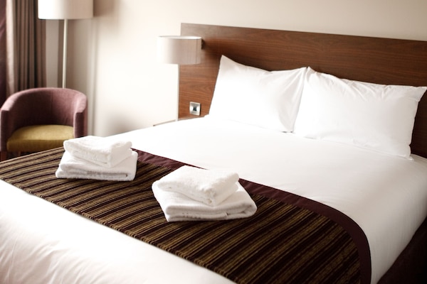 Quarto Duplo Standard (and Sofa) | Secretária, quartos insonorizados, ferro/tábua de engomar