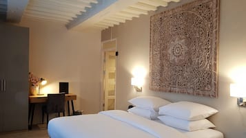 Suite Júnior, 1 cama king-size | 1 quarto, roupa de alta qualidade, cortinas/cortinados opacos