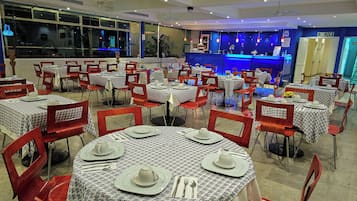 Café da manhã, almoço e jantar; culinária mexicana