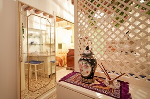 Cafeteira/chaleira, chaleira elétrica, cadeirão de bebê