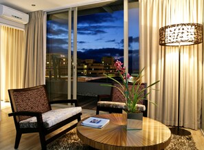 Penthouse | Sala de estar | TV de ecrã plano