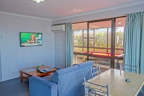 Apartamento Familiar, 2 quartos | Cofre no quarto, ferro/tábua de engomar, Wi-fi grátis 