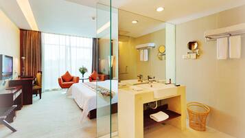 Quarto Duplo Superior | Roupa de alta qualidade, camas de colchão pillowtop, minibar