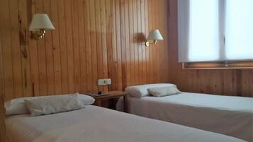 Secretária, Wi-fi grátis, roupa de cama fornecida