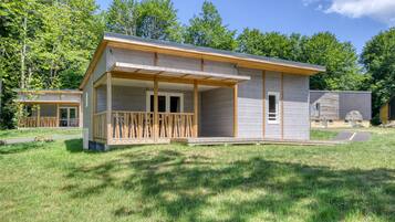 Chalé, acessível (4 Pers) | Individualmente decorados, individualmente mobiliados, roupa de cama