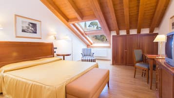 Quarto Duplo Superior | 1 quarto, minibar, cofre no quarto, secretária