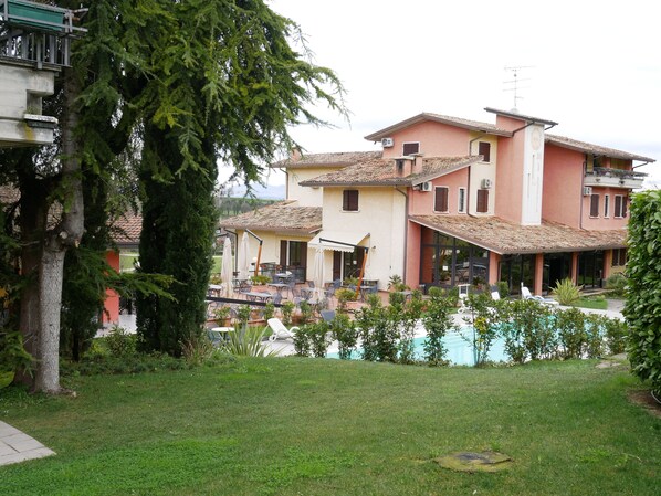 Fachada da propriedade