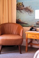 Quarto superior, 1 cama Queen, sacada | Escrivaninha, Wi-Fi de cortesia, roupa de cama