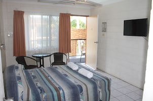 Quarto Standard (Motel) | Com decoração personalizada, com mobília individualizada 