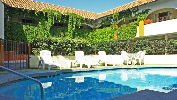 Piscina exterior sazonal 