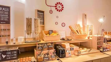Pequeno-almoço tipo buffet diário mediante uma taxa